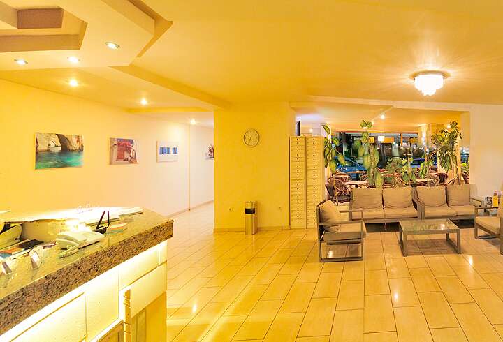 Carina Hotel | Rodos | Matkapojat